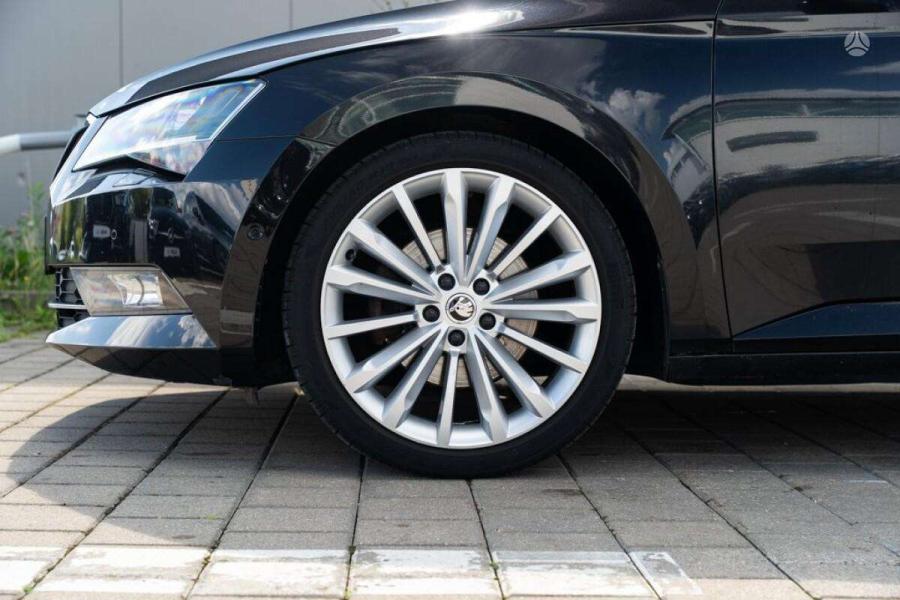 Black Skoda SuperB 2017 in Vilnius, with an engine capacity of 2.00 L and mileage of 173 thousand km for 13250 €, photo 5 on AUTOMOTO.COM.LV