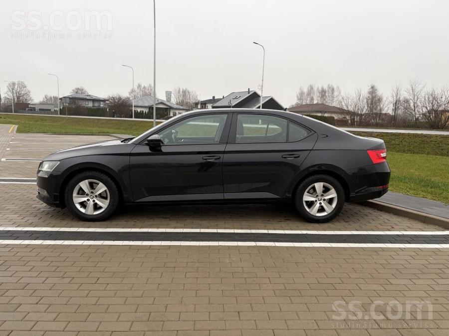 Black Skoda SuperB 2018 in Riga, with an engine capacity of 2.00 L and mileage of 211 thousand km for 12500 €, photo 3 on AUTOMOTO.COM.LV