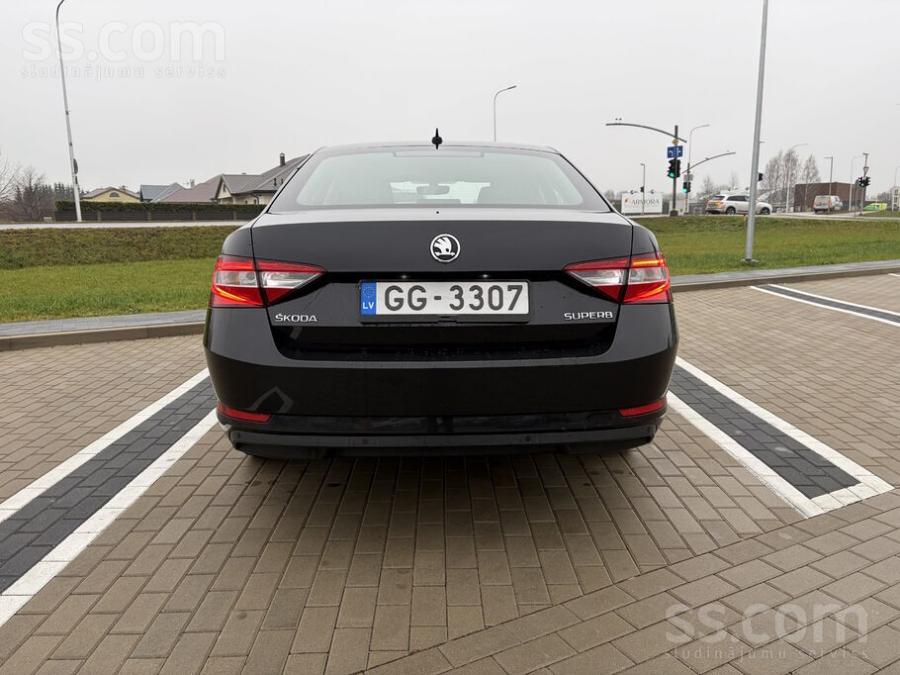 Black Skoda SuperB 2018 in Riga, with an engine capacity of 2.00 L and mileage of 211 thousand km for 12500 €, photo 5 on AUTOMOTO.COM.LV