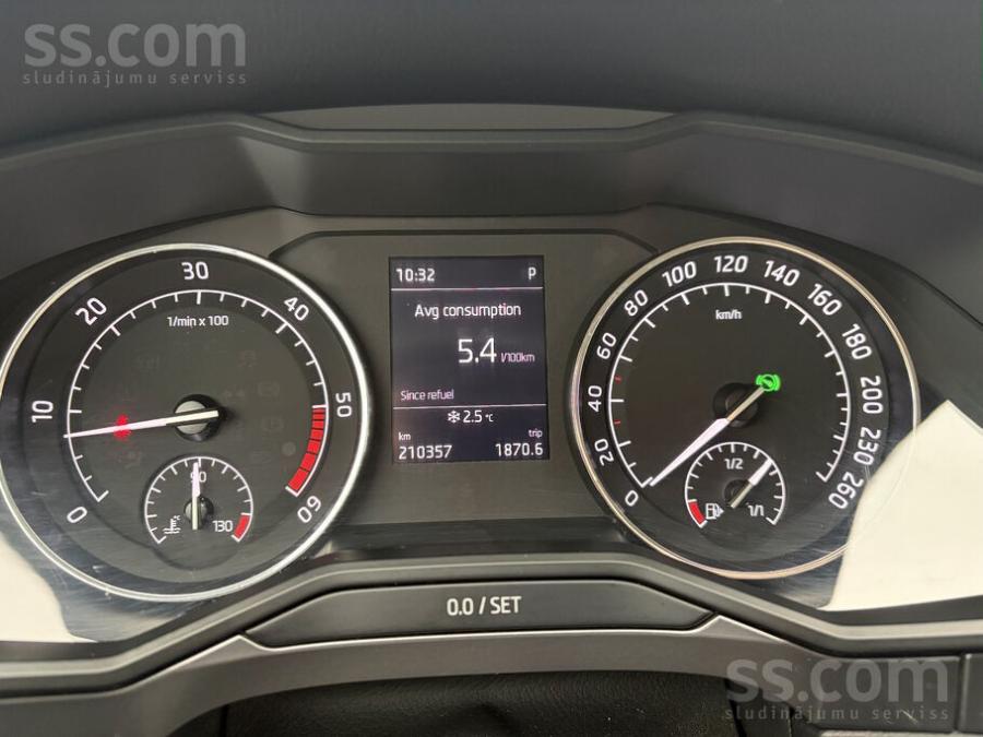Black Skoda SuperB 2018 in Riga, with an engine capacity of 2.00 L and mileage of 211 thousand km for 12500 €, photo 10 on AUTOMOTO.COM.LV