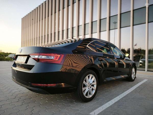 Black Skoda SuperB 2018 in Vilnius, with an engine capacity of 1.80 L and mileage of 178 thousand km for 15500 €, photo 3 on AUTOMOTO.COM.LV
