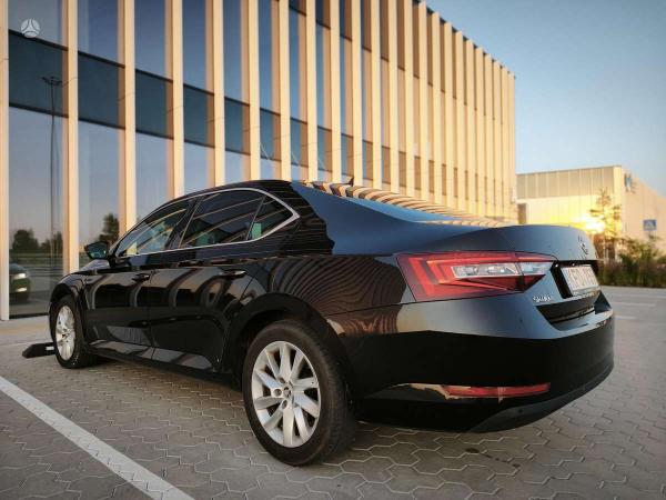 Black Skoda SuperB 2018 in Vilnius, with an engine capacity of 1.80 L and mileage of 178 thousand km for 15500 €, photo 4 on AUTOMOTO.COM.LV
