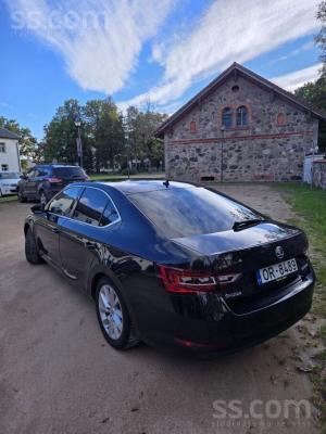 Melns Skoda SuperB 2018 Rīga, ar dzinēja tilpumu 1.60 L un nobraukumu 223 tūkst. km par 9200 €, foto 8 vietnē AUTOMOTO.COM.LV