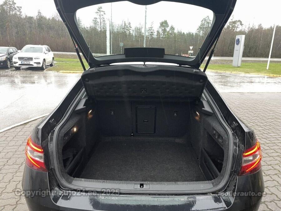 Black Skoda SuperB 2019 in Johvi, with an engine capacity of 1.50 L and mileage of 98 thousand km for 16900 €, photo 9 on AUTOMOTO.COM.LV