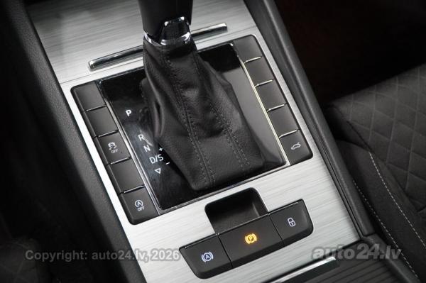 Melns Skoda SuperB 2019 Tallina, ar dzinēja tilpumu 2.00 L un nobraukumu 167 tūkst. km par 19900 €, foto 11 vietnē AUTOMOTO.COM.LV