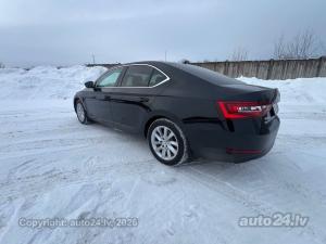 Melns Skoda SuperB 2019 Tallina, ar dzinēja tilpumu 1.50 L un nobraukumu 142 tūkst. km par 16500 €, foto 15 vietnē AUTOMOTO.COM.LV