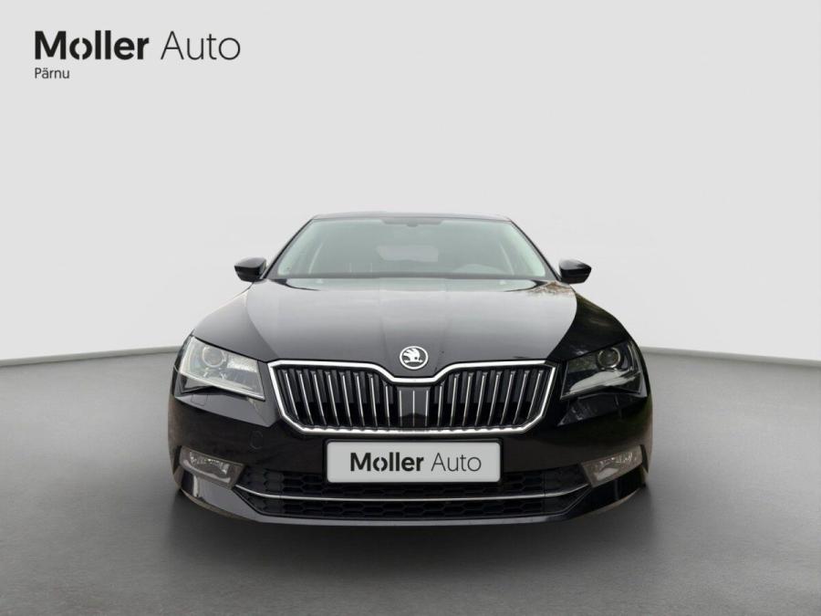 Black Skoda SuperB 2019 in Parnu, with an engine capacity of 1.50 L and mileage of 154 thousand km for 15900 €, photo 4 on AUTOMOTO.COM.LV