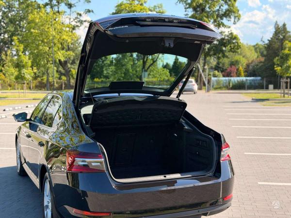 Black Skoda SuperB 2020 in Kaunas, with an engine capacity of 1.97 L and mileage of 300 thousand km for 16200 €, photo 8 on AUTOMOTO.COM.LV