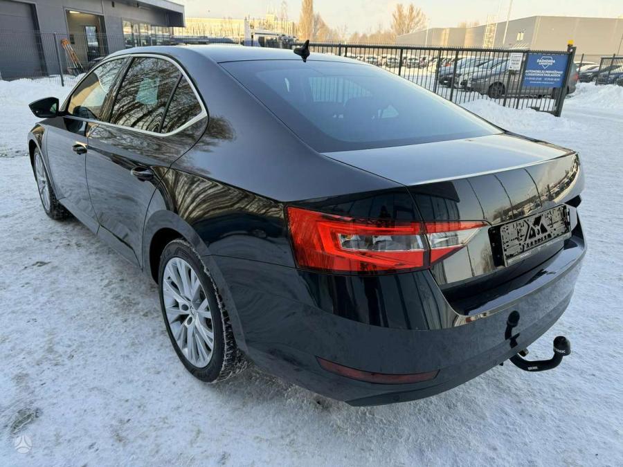 Black Skoda SuperB 2021 in Kaunas, with an engine capacity of 1.50 L and mileage of 203 thousand km for 14900 €, photo 5 on AUTOMOTO.COM.LV