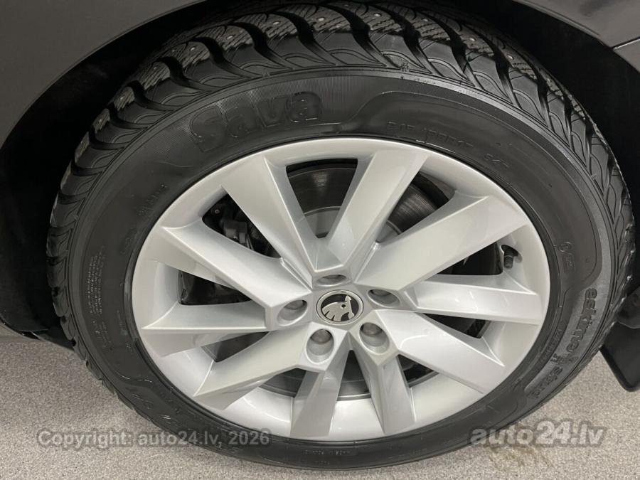 Melns Skoda SuperB 2021 Tallina, ar dzinēja tilpumu 1.50 L un nobraukumu 118 tūkst. km par 19900 €, foto 26 vietnē AUTOMOTO.COM.LV