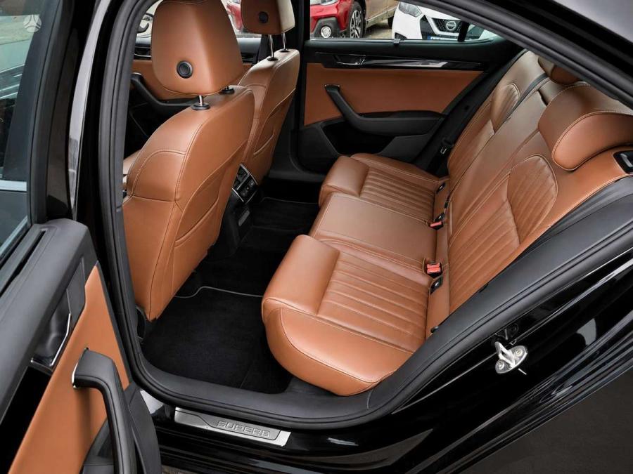 Black Skoda SuperB 2021 in Vilnius, with an engine capacity of 1.98 L and mileage of 126 thousand km for 24990 €, photo 12 on AUTOMOTO.COM.LV
