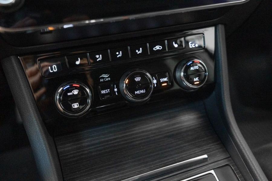 Melns Skoda SuperB 2021 Viļņa, ar dzinēja tilpumu 1.40 L un nobraukumu 73 tūkst. km par 22500 €, foto 18 vietnē AUTOMOTO.COM.LV