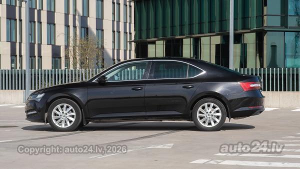 Melns Skoda SuperB 2023 Tallina, ar dzinēja tilpumu 1.50 L un nobraukumu 59 tūkst. km par 24900 €, foto 5 vietnē AUTOMOTO.COM.LV