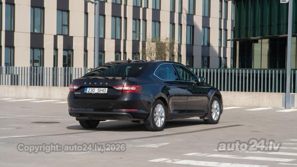 Melns Skoda SuperB 2023 Tallina, ar dzinēja tilpumu 1.50 L un nobraukumu 59 tūkst. km par 24900 €, foto 7 vietnē AUTOMOTO.COM.LV