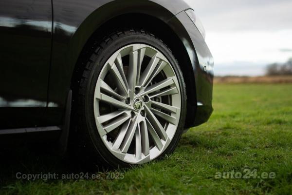 Melns Skoda SuperB 2024 Tallina, ar dzinēja tilpumu 2.00 L un nobraukumu 23 tūkst. km par 48999 €, foto 11 vietnē AUTOMOTO.COM.LV
