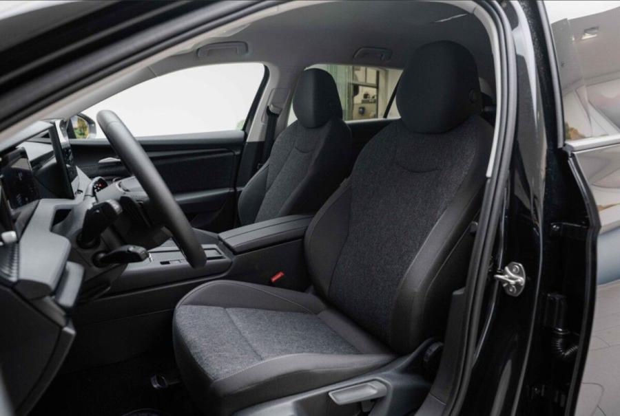 Black Skoda SuperB 2026 in Peetri, with an engine capacity of 2.00 L and mileage of 13 thousand km for 35960 €, photo 12 on AUTOMOTO.COM.LV