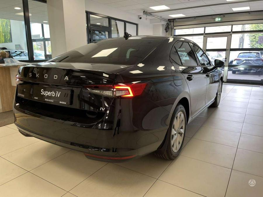 Melns Skoda SuperB 2026 Kauņa, ar dzinēja tilpumu 1.50 L un nobraukumu 0 tūkst. km par 39900 €, foto 6 vietnē AUTOMOTO.COM.LV