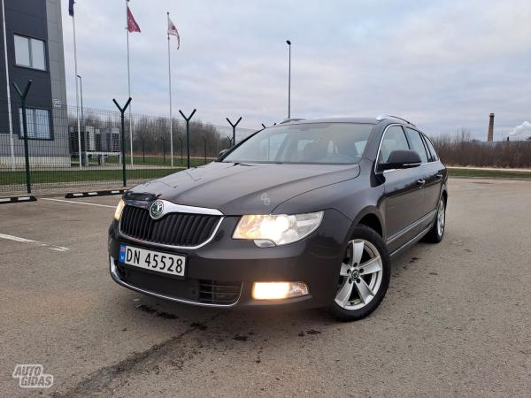 Black Skoda SuperB 2010 in Telschi, with an engine capacity of 2.00 L and mileage of 370 thousand km for 2350 €, photo 1 on AUTOMOTO.COM.LV