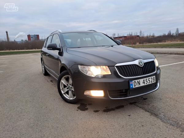 Black Skoda SuperB 2010 in Telschi, with an engine capacity of 2.00 L and mileage of 370 thousand km for 2350 €, photo 3 on AUTOMOTO.COM.LV