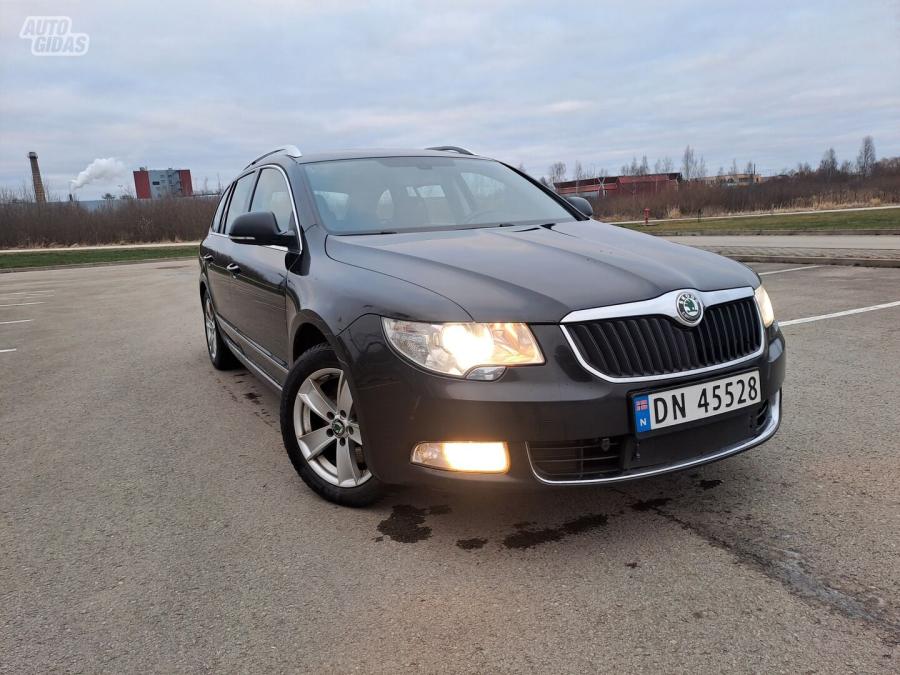 Melns Skoda SuperB 2010 Telšiai, ar dzinēja tilpumu 2.00 L un nobraukumu 370 tūkst. km par 2350 €, foto 3 vietnē AUTOMOTO.COM.LV