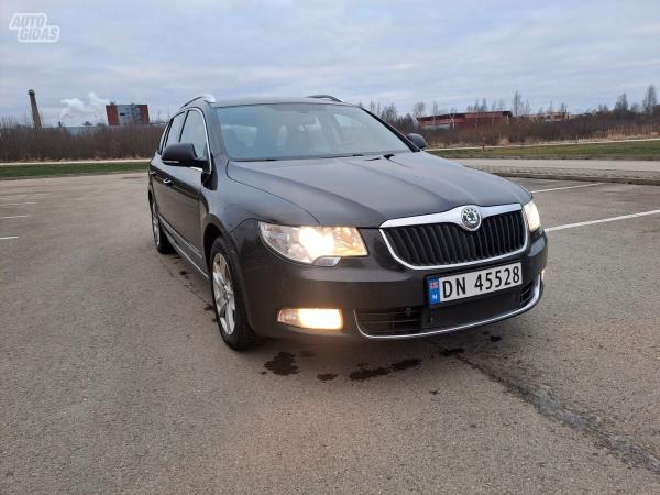 Black Skoda SuperB 2010 in Telschi, with an engine capacity of 2.00 L and mileage of 370 thousand km for 2350 €, photo 5 on AUTOMOTO.COM.LV