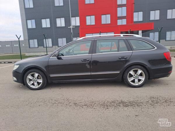 Black Skoda SuperB 2010 in Telschi, with an engine capacity of 2.00 L and mileage of 370 thousand km for 2350 €, photo 7 on AUTOMOTO.COM.LV