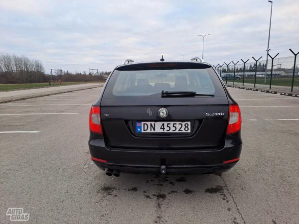 Black Skoda SuperB 2010 in Telschi, with an engine capacity of 2.00 L and mileage of 370 thousand km for 2350 €, photo 9 on AUTOMOTO.COM.LV