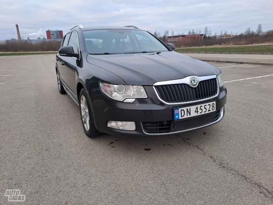 Melns Skoda SuperB 2010 Telšiai, ar dzinēja tilpumu 2.00 L un nobraukumu 370 tūkst. km par 2350 €, foto 13 vietnē AUTOMOTO.COM.LV