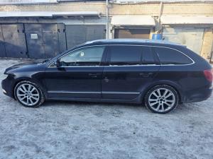 Melns Skoda SuperB 2010 Panevēža, ar dzinēja tilpumu 2.00 L un nobraukumu 374 tūkst. km par 3500 €, foto  vietnē AUTOMOTO.COM.LV