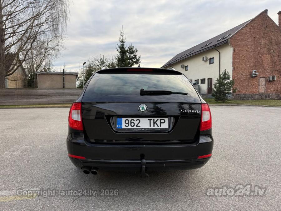 Melns Skoda SuperB 2010 Tartu, ar dzinēja tilpumu 2.00 L un nobraukumu 350 tūkst. km par 4200 €, foto 5 vietnē AUTOMOTO.COM.LV
