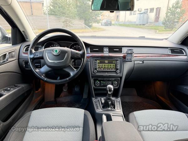 Melns Skoda SuperB 2010 Tartu, ar dzinēja tilpumu 2.00 L un nobraukumu 350 tūkst. km par 4200 €, foto 9 vietnē AUTOMOTO.COM.LV