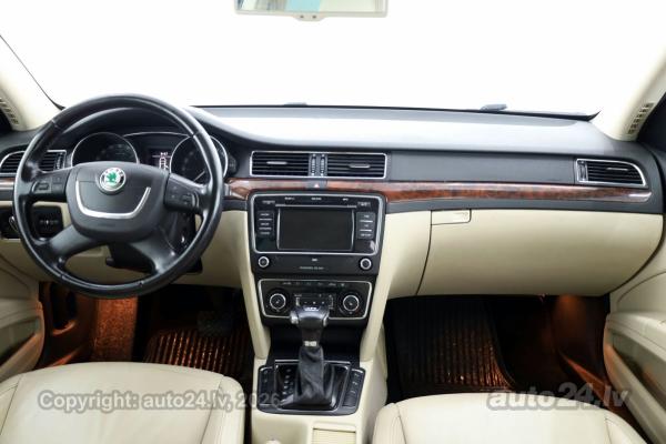 Black Skoda SuperB 2010 in Tallinn, with an engine capacity of 2.00 L and mileage of 318 thousand km for 2999 €, photo 5 on AUTOMOTO.COM.LV