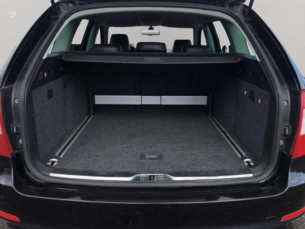 Black Skoda SuperB 2010 in Vilnius, with an engine capacity of 2.00 L and mileage of 335 thousand km for 5499 €, photo 10 on AUTOMOTO.COM.LV
