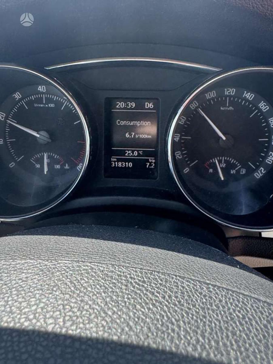 Melns Skoda SuperB 2010 Viļņa, ar dzinēja tilpumu 1.98 L un nobraukumu 310 tūkst. km par 4450 €, foto 12 vietnē AUTOMOTO.COM.LV