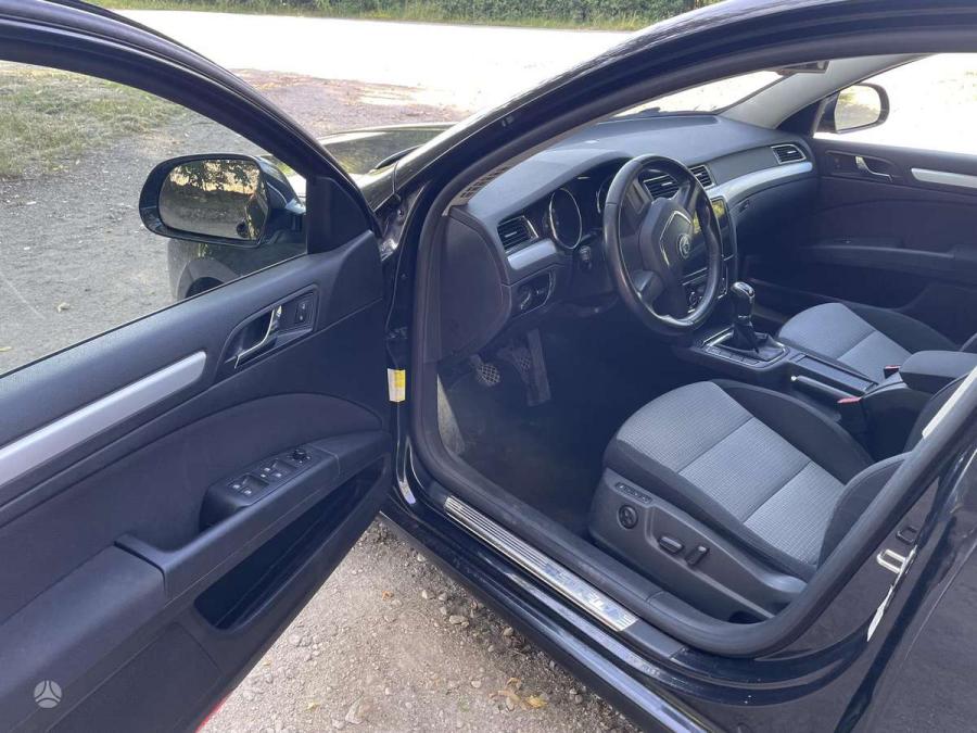 Melns Skoda SuperB 2010 Šakiai, ar dzinēja tilpumu 1.80 L un nobraukumu 208 tūkst. km par 3999 €, foto 14 vietnē AUTOMOTO.COM.LV