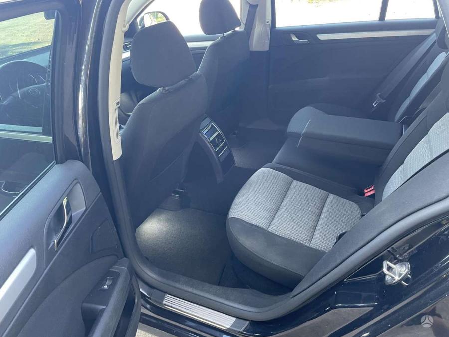 Melns Skoda SuperB 2010 Šakiai, ar dzinēja tilpumu 1.80 L un nobraukumu 208 tūkst. km par 3999 €, foto 22 vietnē AUTOMOTO.COM.LV