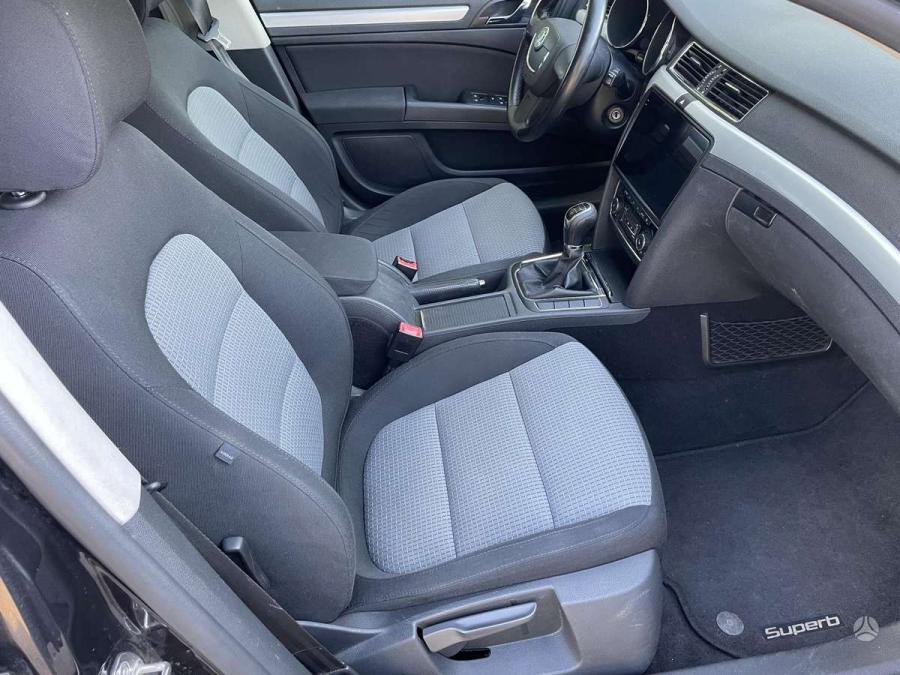 Melns Skoda SuperB 2010 Šakiai, ar dzinēja tilpumu 1.80 L un nobraukumu 208 tūkst. km par 3999 €, foto 25 vietnē AUTOMOTO.COM.LV