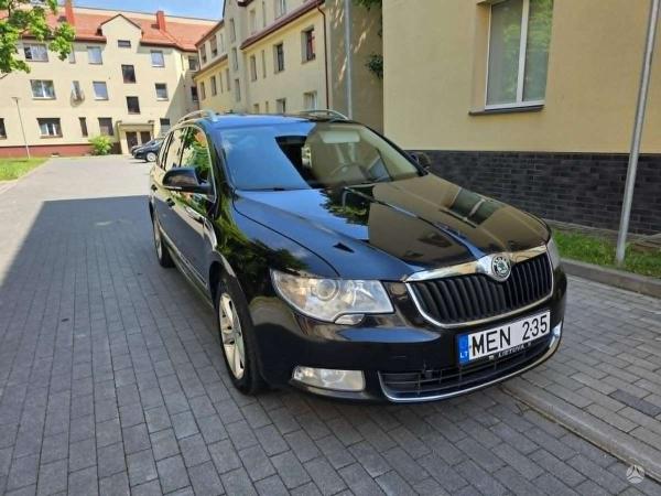 Black Skoda SuperB 2010 in Klaipeda, with an engine capacity of 1.97 L and mileage of 480 thousand km for 3250 €, photo 2 on AUTOMOTO.COM.LV