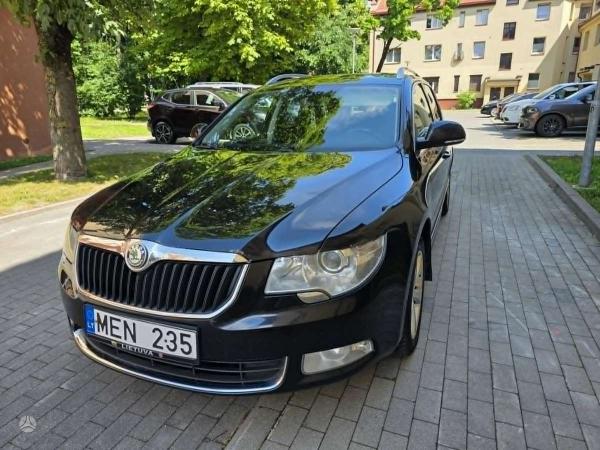 Black Skoda SuperB 2010 in Klaipeda, with an engine capacity of 1.97 L and mileage of 480 thousand km for 3250 €, photo 4 on AUTOMOTO.COM.LV