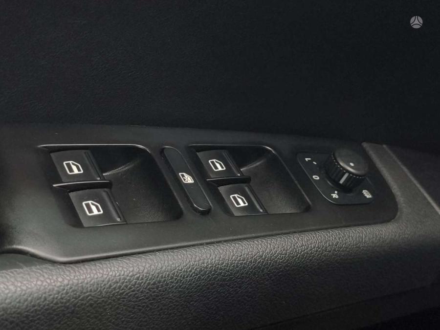 Black Skoda SuperB 2010 in Vilnius, with an engine capacity of 2.00 L and mileage of 335 thousand km for 6599 €, photo 15 on AUTOMOTO.COM.LV