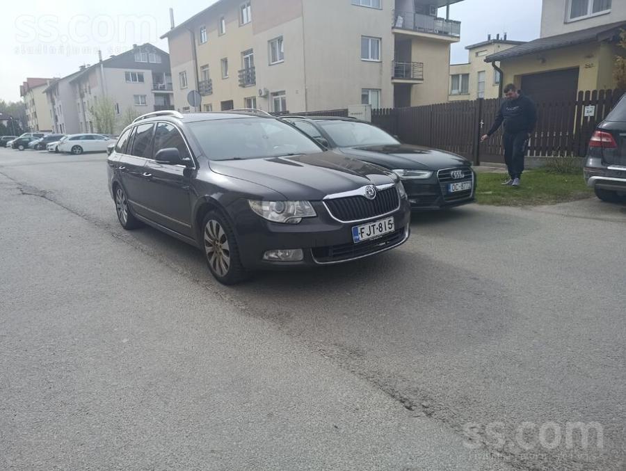 Black Skoda SuperB 2010 in Riga, with an engine capacity of 2.00 L and mileage of 0 thousand km for 1800 €, photo 1 on AUTOMOTO.COM.LV