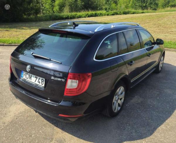 Black Skoda SuperB 2010 in Kaunas, with an engine capacity of 2.00 L and mileage of 404 thousand km for 3500 €, photo 3 on AUTOMOTO.COM.LV