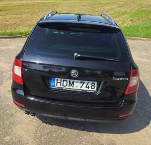 Black Skoda SuperB 2010 in Kaunas, with an engine capacity of 2.00 L and mileage of 404 thousand km for 3500 €, photo 5 on AUTOMOTO.COM.LV