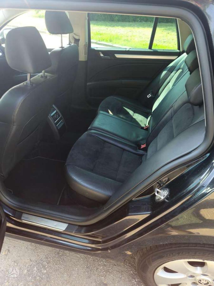 Black Skoda SuperB 2010 in Kaunas, with an engine capacity of 2.00 L and mileage of 404 thousand km for 3500 €, photo 11 on AUTOMOTO.COM.LV