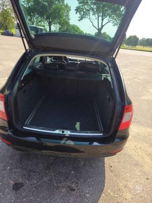 Black Skoda SuperB 2010 in Kaunas, with an engine capacity of 2.00 L and mileage of 404 thousand km for 3500 €, photo 15 on AUTOMOTO.COM.LV