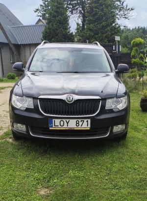 Melns Skoda SuperB 2010 Viļņa, ar dzinēja tilpumu 1.80 L un nobraukumu 364 tūkst. km par 1200 €, foto  vietnē AUTOMOTO.COM.LV