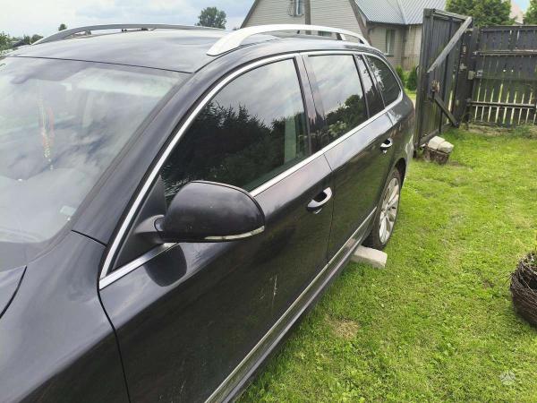 Black Skoda SuperB 2010 in Vilnius, with an engine capacity of 1.80 L and mileage of 364 thousand km for 1200 €, photo 3 on AUTOMOTO.COM.LV