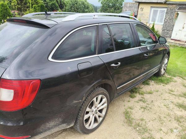 Black Skoda SuperB 2010 in Vilnius, with an engine capacity of 1.80 L and mileage of 364 thousand km for 1200 €, photo 4 on AUTOMOTO.COM.LV