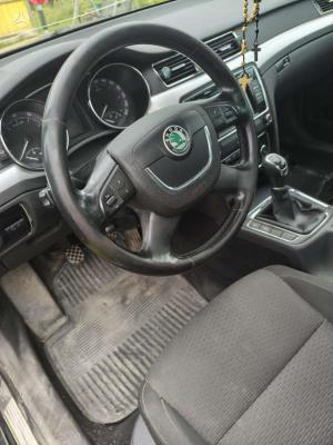 Melns Skoda SuperB 2010 Viļņa, ar dzinēja tilpumu 1.80 L un nobraukumu 364 tūkst. km par 1200 €, foto 12 vietnē AUTOMOTO.COM.LV