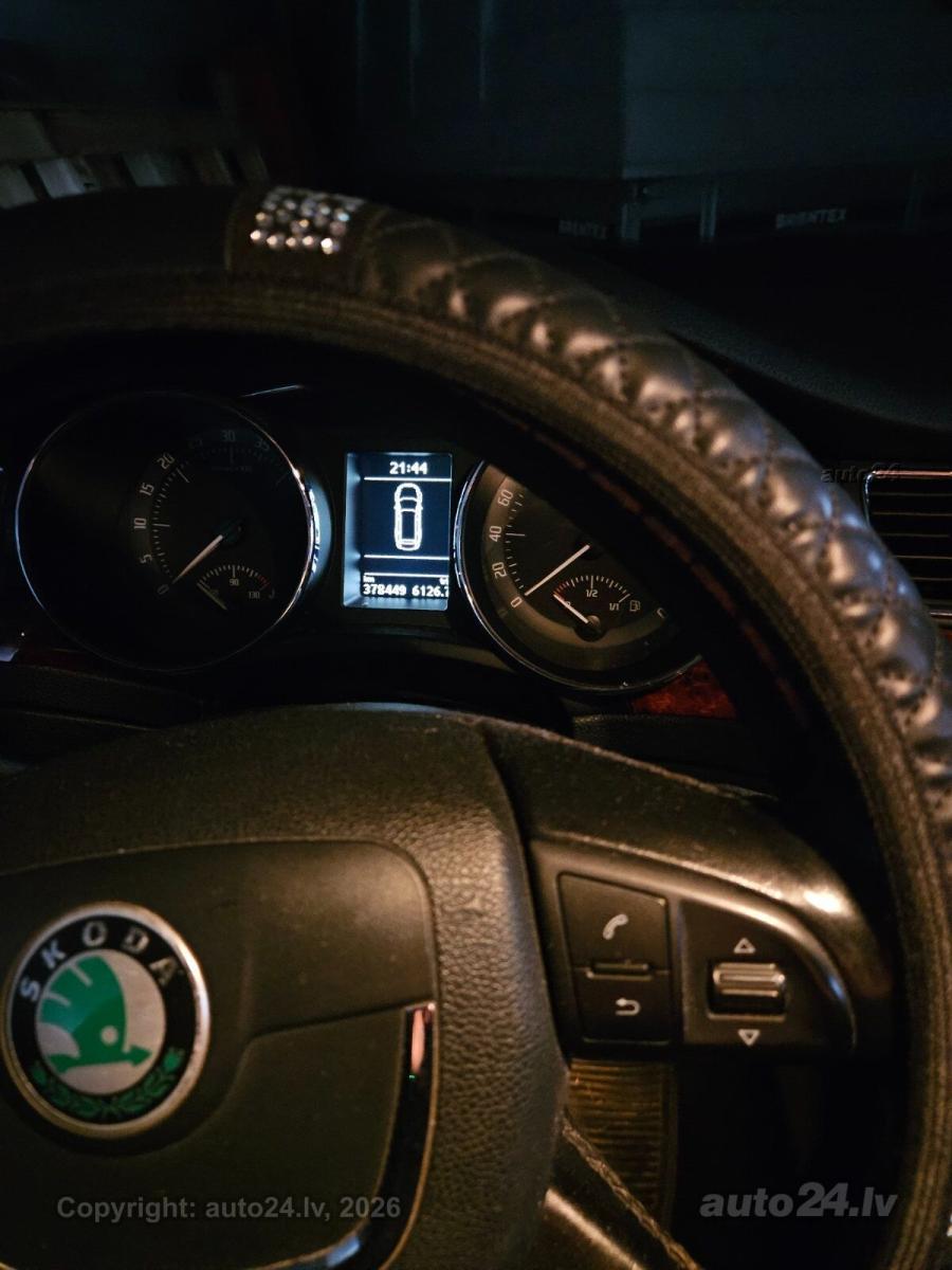 Melns Skoda SuperB 2010 Valga, ar dzinēja tilpumu 2.00 L un nobraukumu 378 tūkst. km par 3500 €, foto 6 vietnē AUTOMOTO.COM.LV